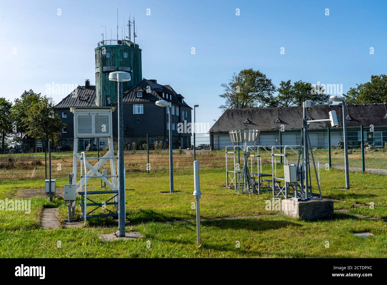 Weather instruments hi-res stock photography and images - Alamy