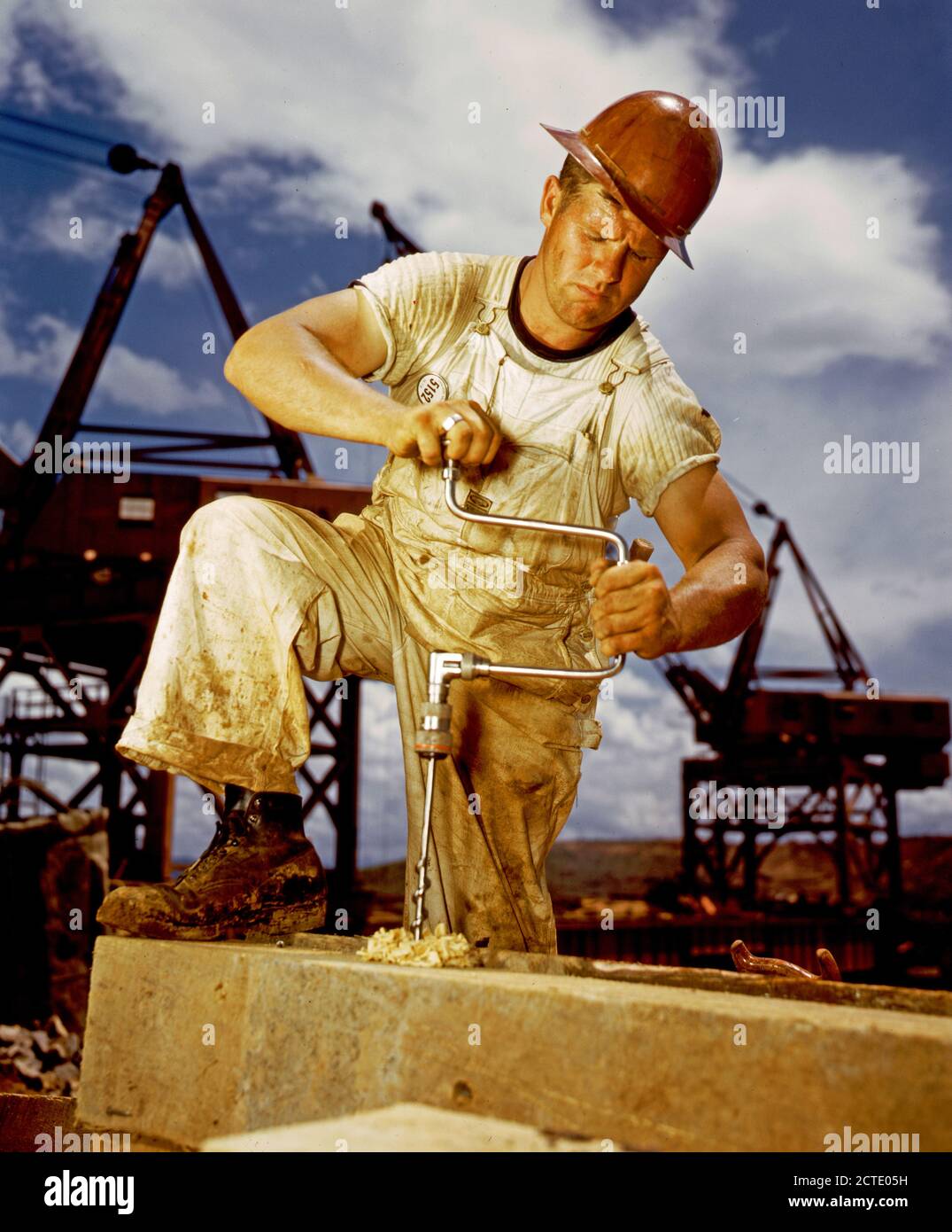 1940s construction worker hi-res stock photography and images - Alamy