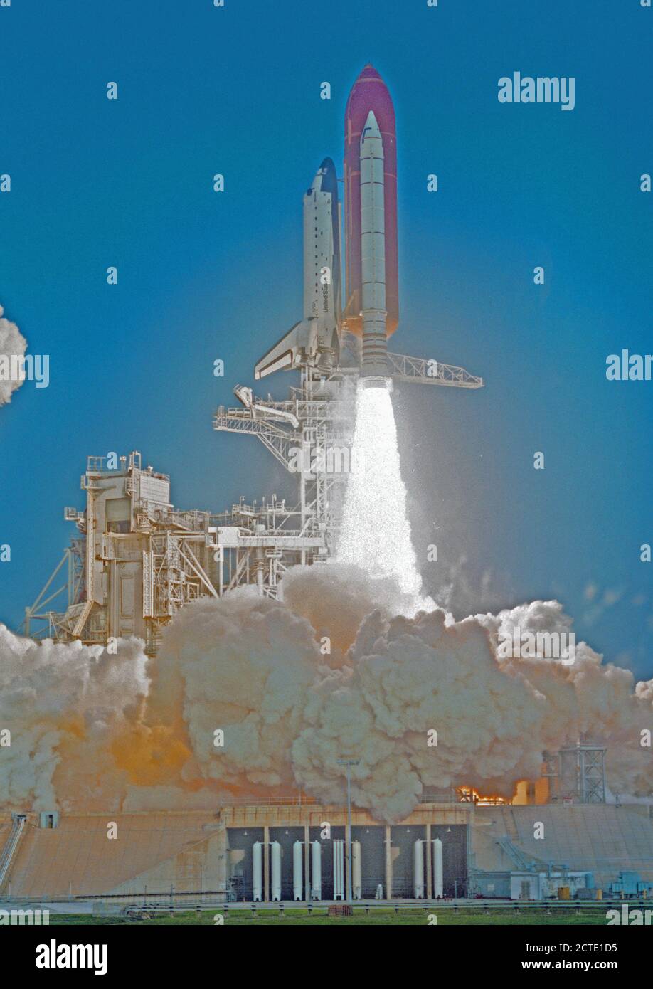 Space shuttle discovery liftoff hi-res stock photography and images - Alamy