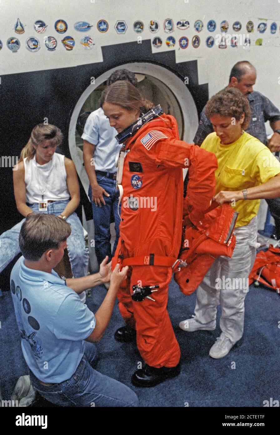 Dr rhea seddon hi-res stock photography and images - Alamy