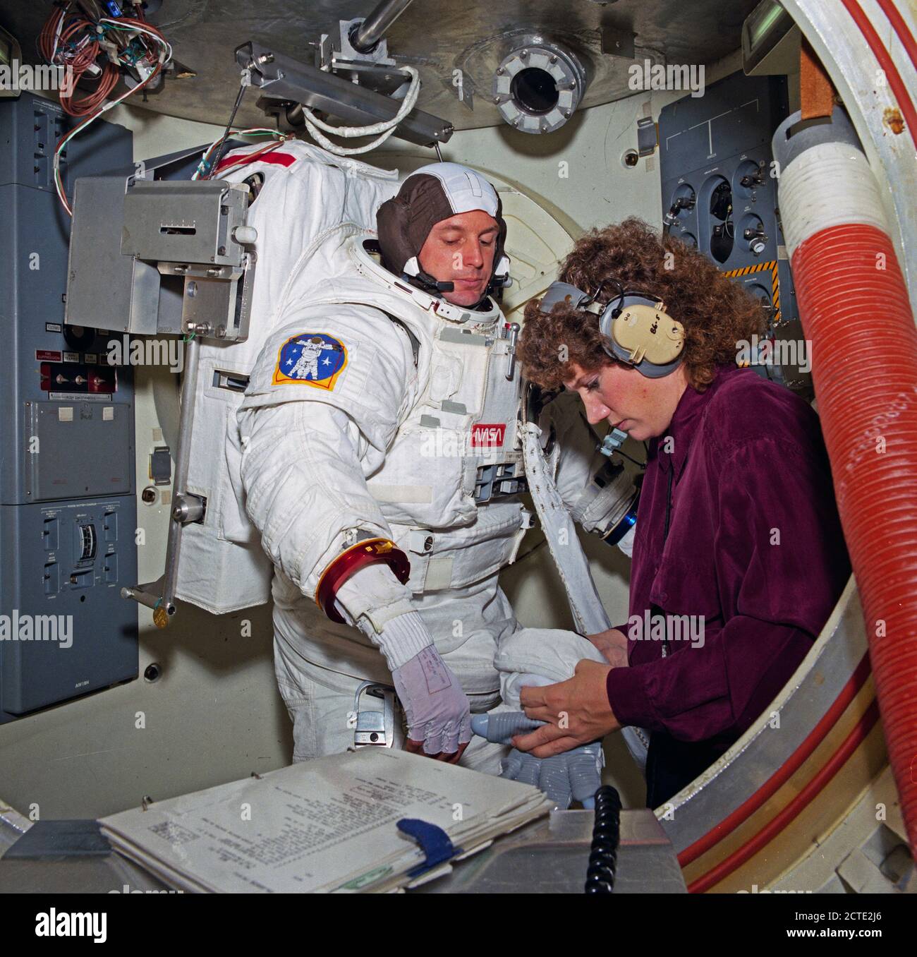 STS-54 MS2 Harbaugh and MS3 Helms during training in JSC's ETA ...