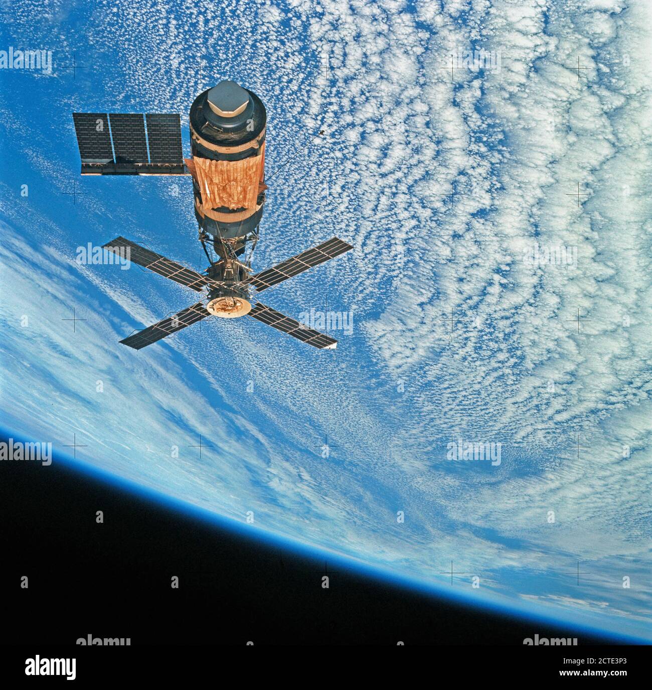 Space station skylab 1974 hi-res stock photography and images - Alamy