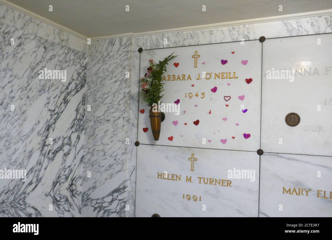 Calvary cemetery and mausoleum hi-res stock photography and images - Alamy