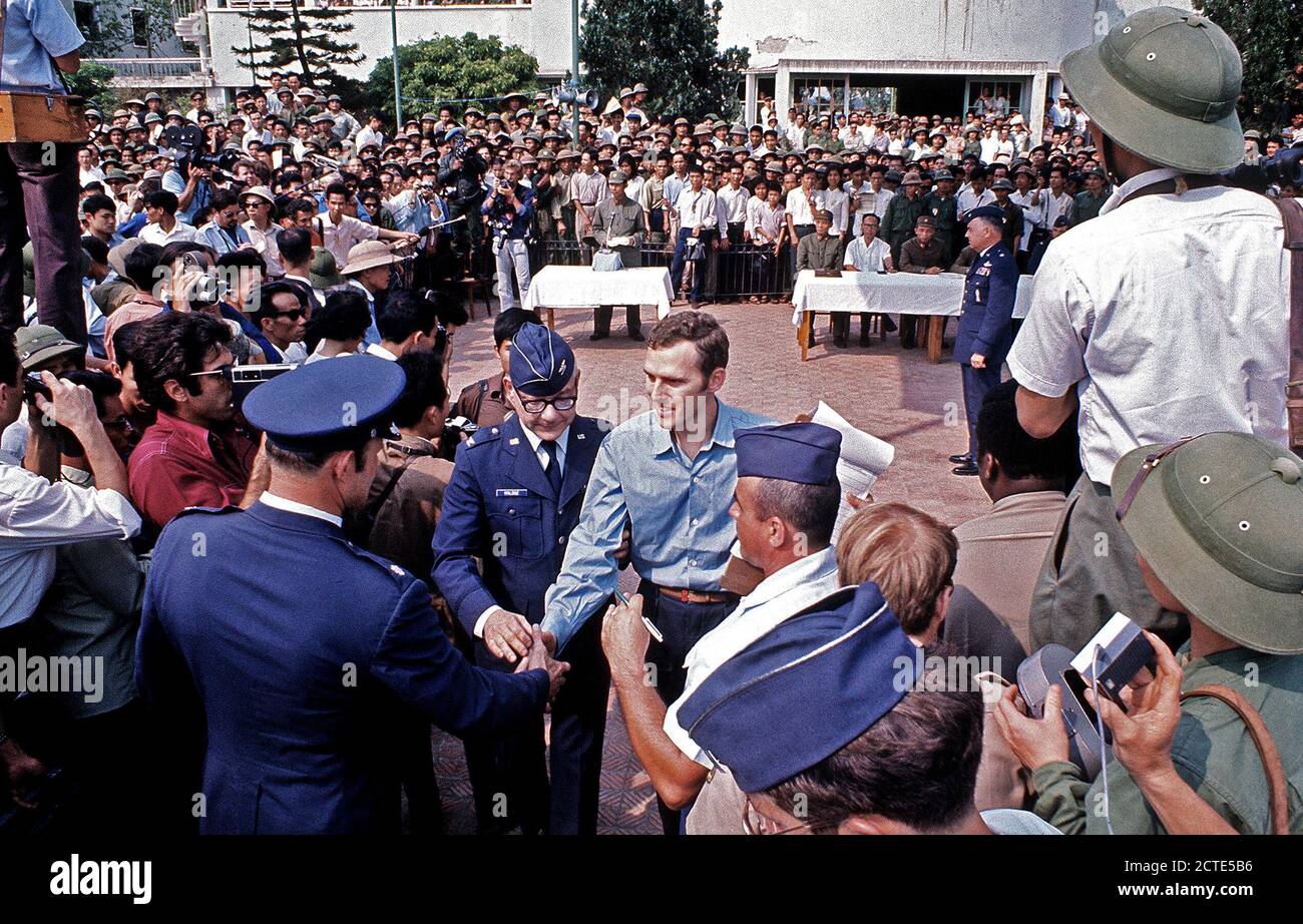 Release pows vietnam hi-res stock photography and images - Alamy