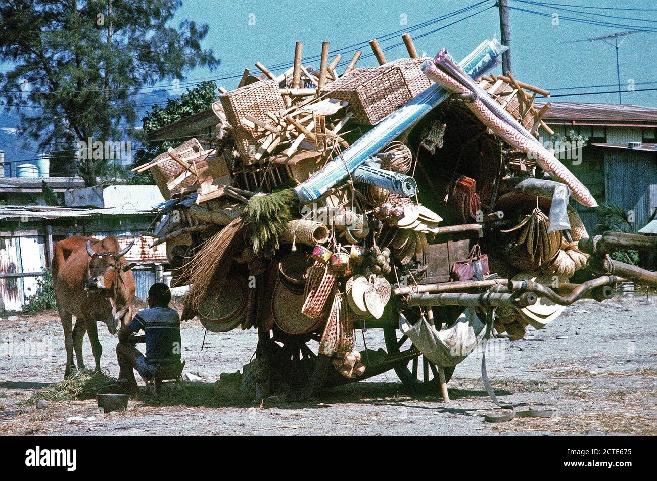 Native philippine merchant hi-res stock photography and images - Alamy