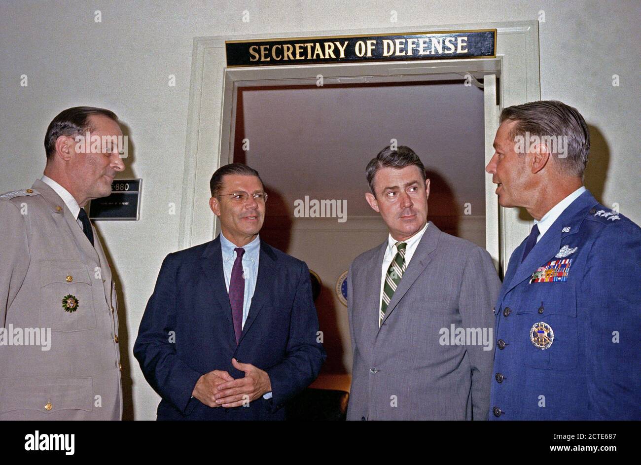 Robert earle hi-res stock photography and images - Alamy
