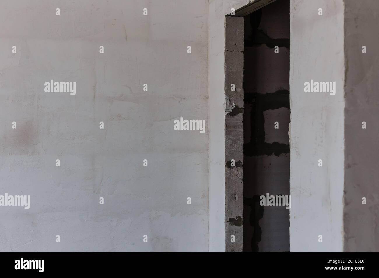 Applying putty window hi-res stock photography and images - Alamy