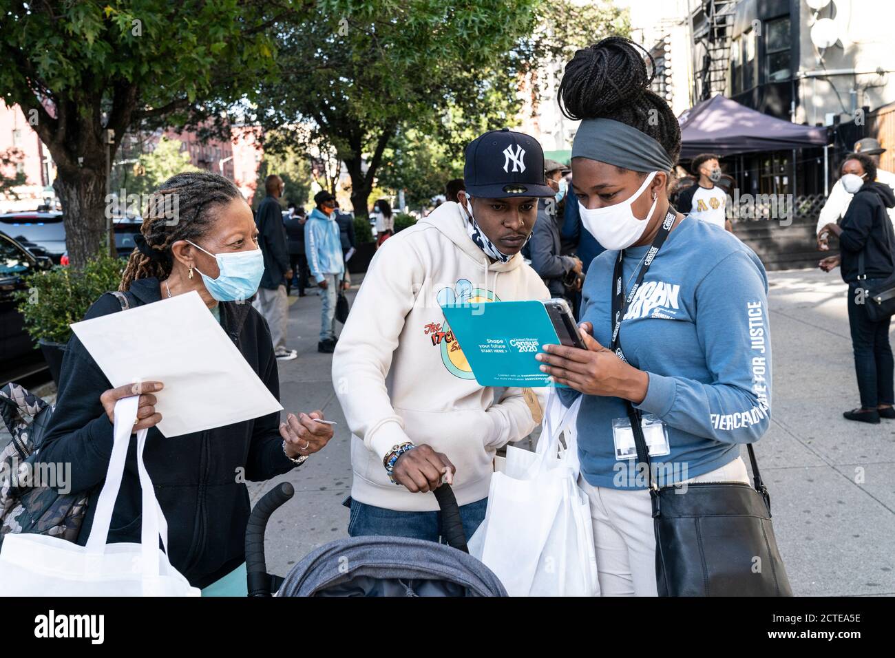 New York, NY - September 22, 2020: Census 2020 employee helps New ...
