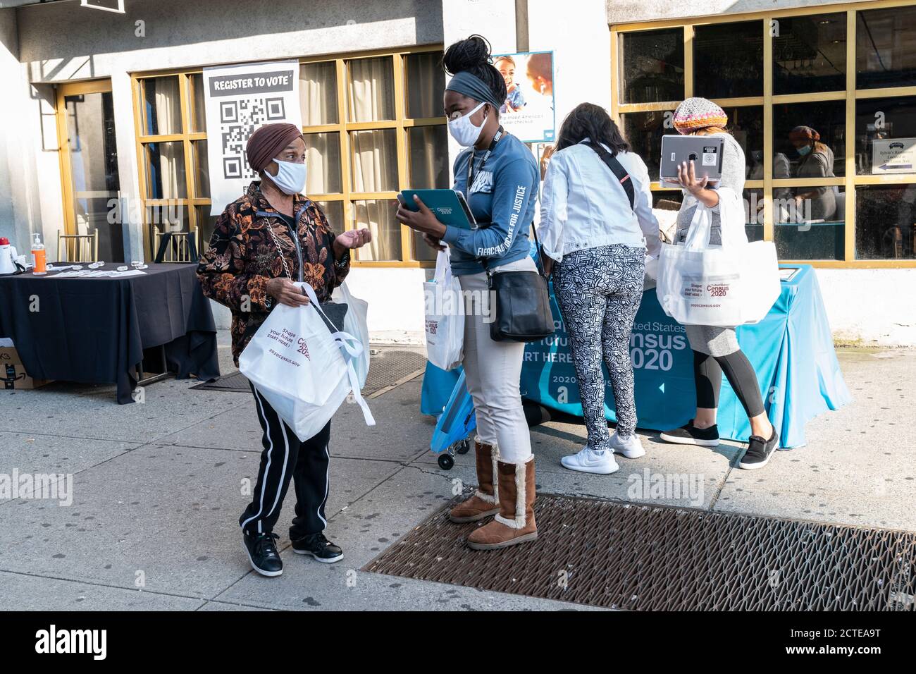 New York, NY - September 22, 2020: Census 2020 employee helps New ...