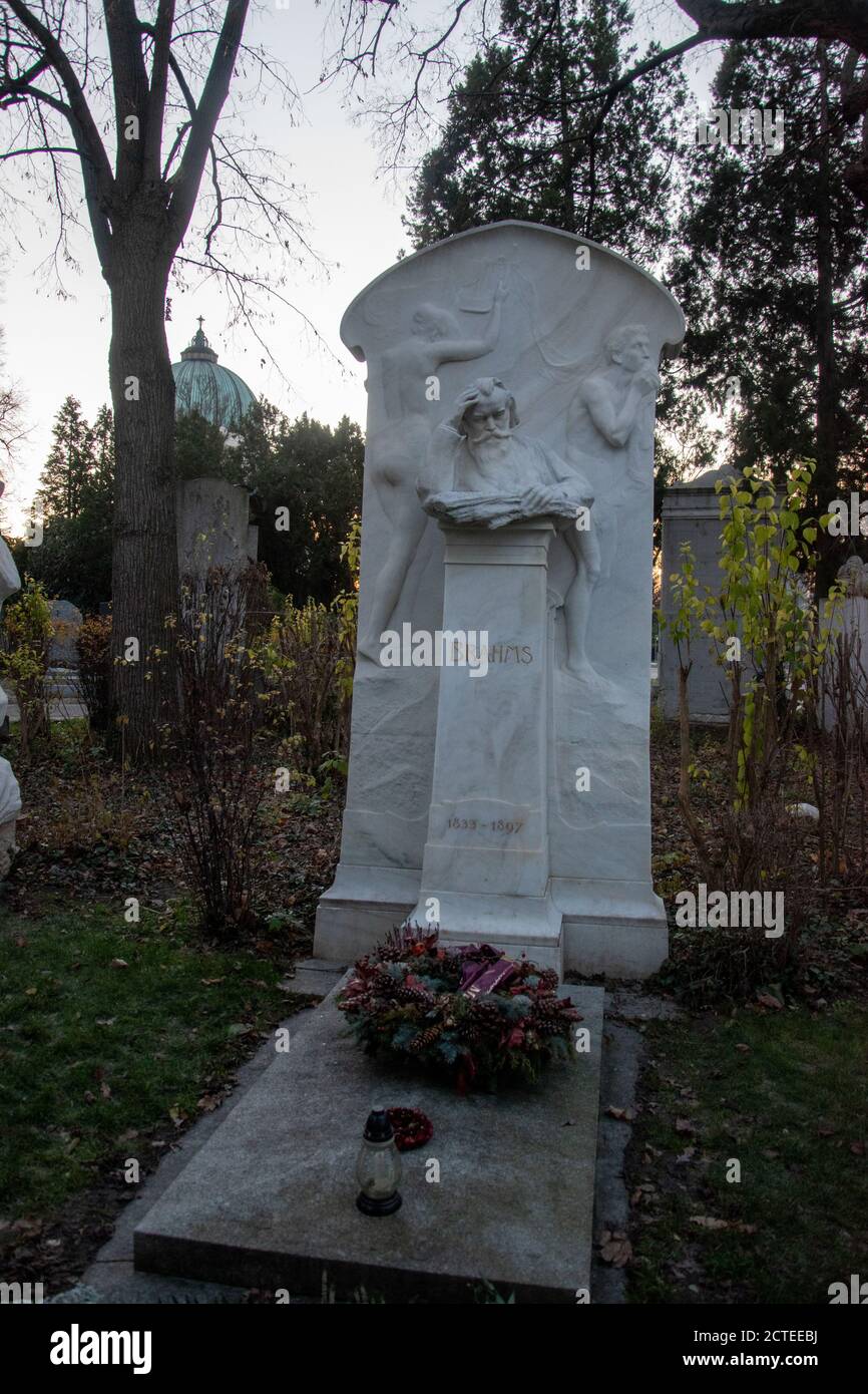 Brahms grave hi-res stock photography and images - Alamy
