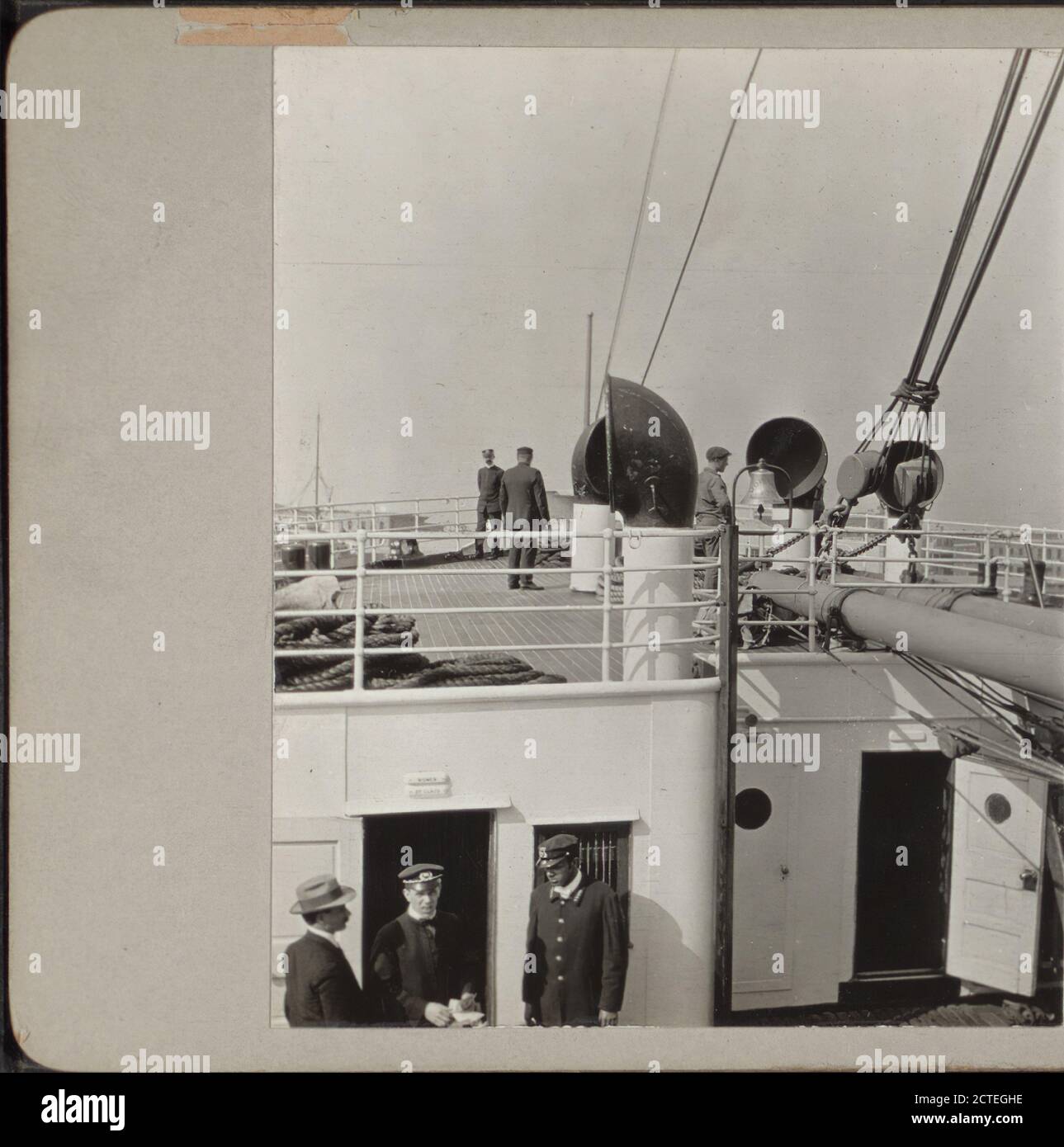 Ship's passengers hi-res stock photography and images - Alamy