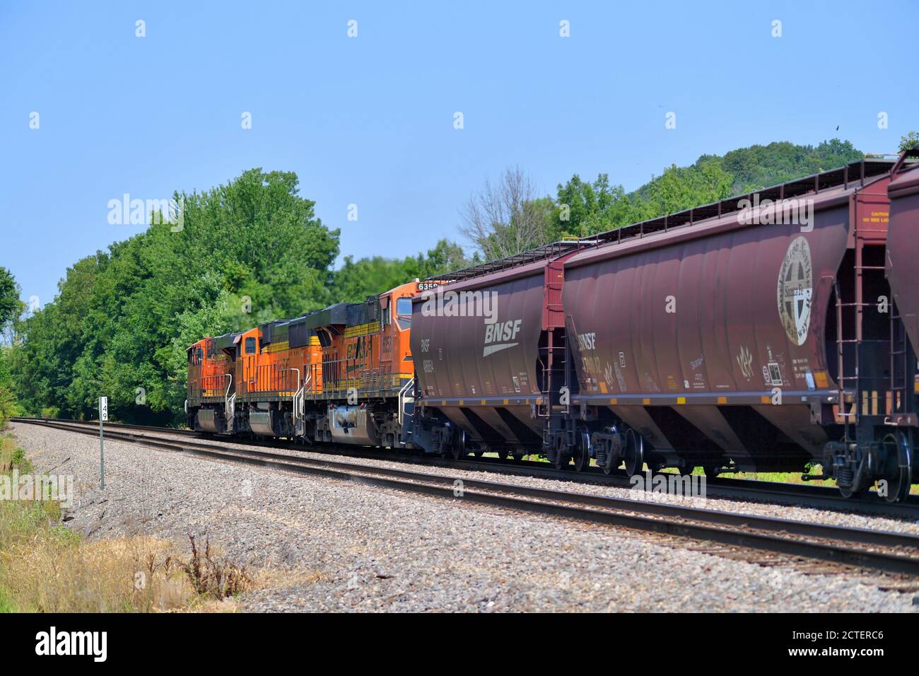 Savanna, Illinois, USA. A westbound Burlington Northern Santa Fe grain ...