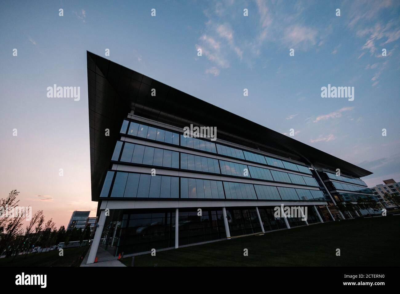 Cleveland clinic samson pavilion hi-res stock photography and images ...