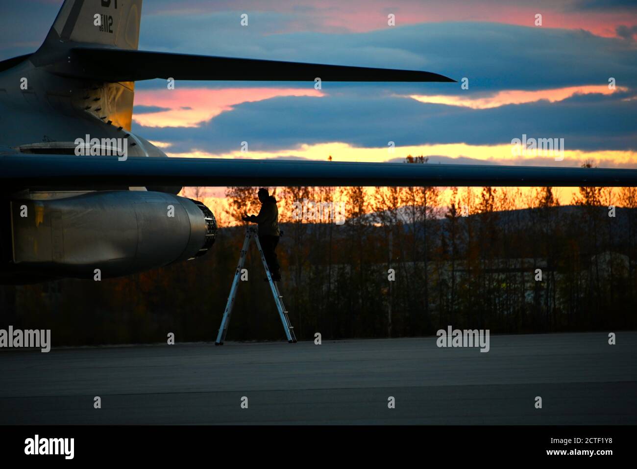 U.S. Air Force Tech. Sgt. Kevin Minnick, 345th Expeditionary Bomb ...