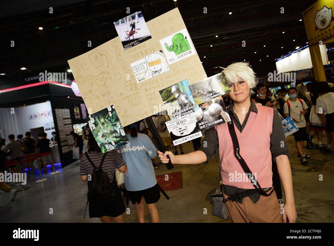 Cosplayers dress up as figures from animations, comics, and games ...