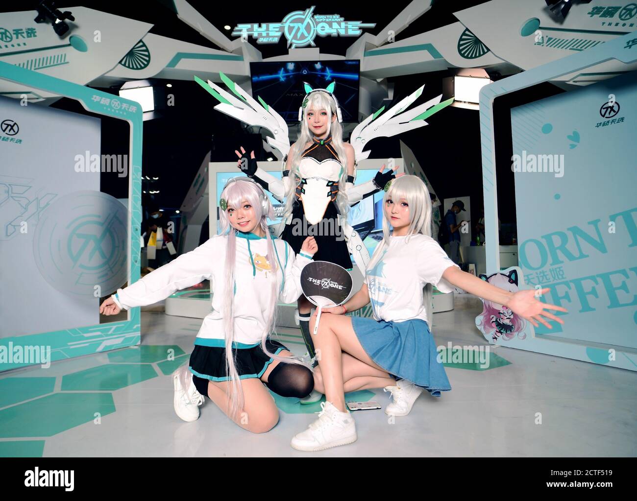 Cosplayers dress up as figures from animations, comics, and games ...