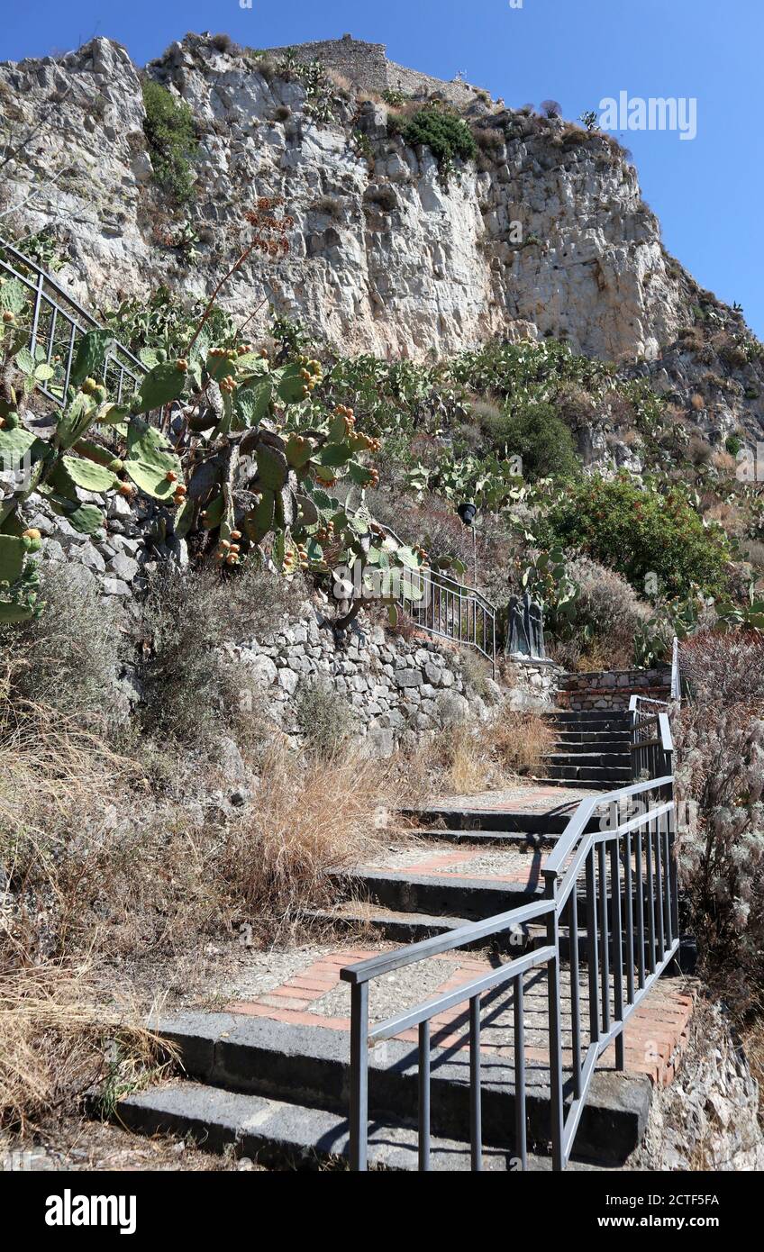 Sentiero Religioso High Resolution Stock Photography and Images - Alamy