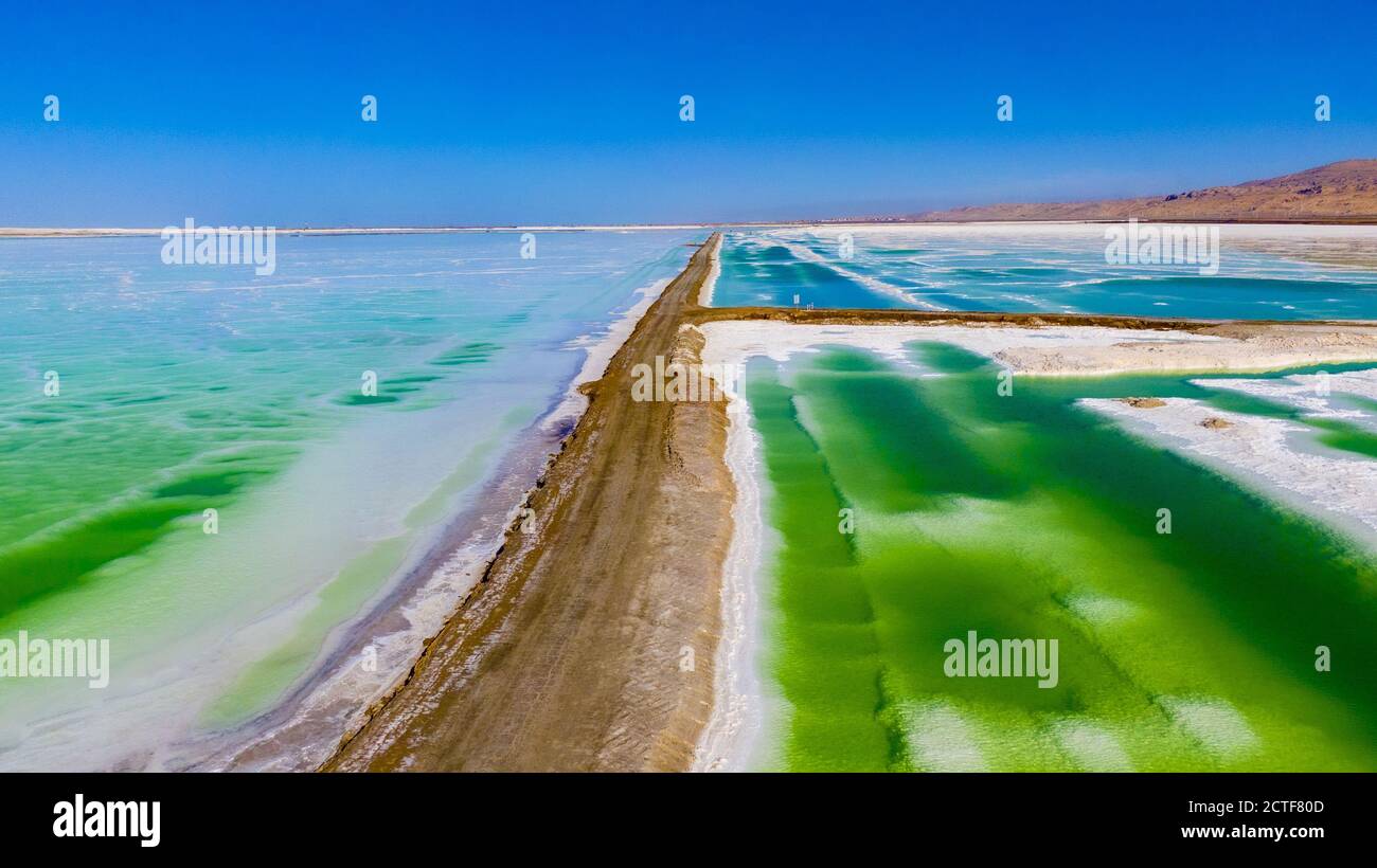 The astonishing scenery of salt lakes with various colors of Mangya ...