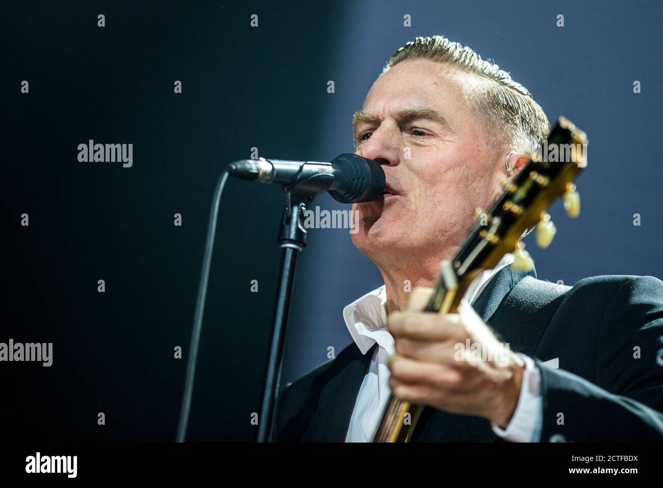 Canadian bryan adams in concert hi-res stock photography and images - Alamy