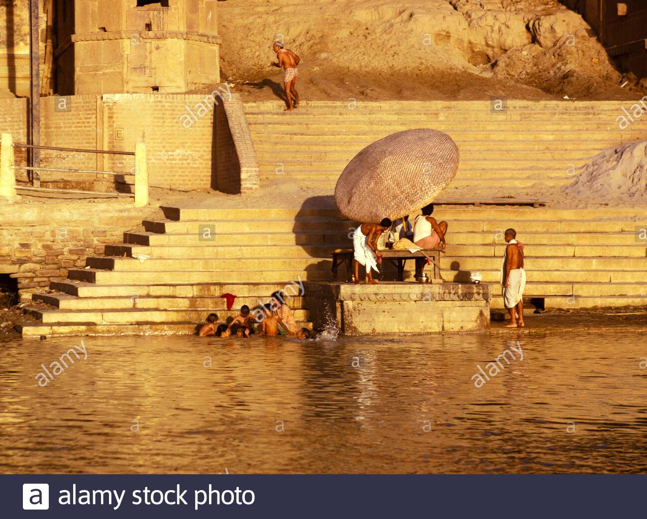Hindus Bathing Ganges High Resolution Stock Photography and Images - Alamy