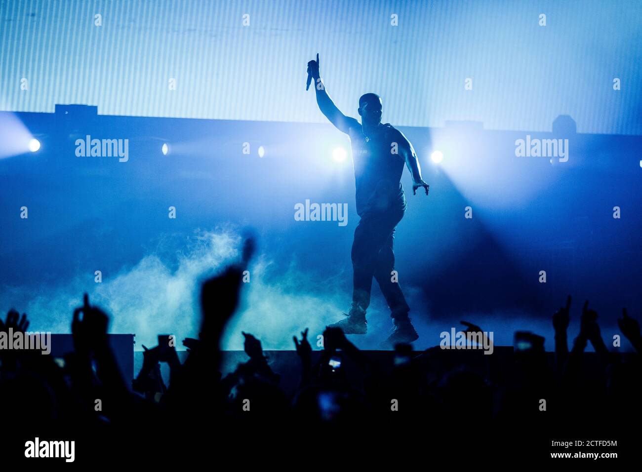 Rapper drake hi-res stock photography and images - Alamy