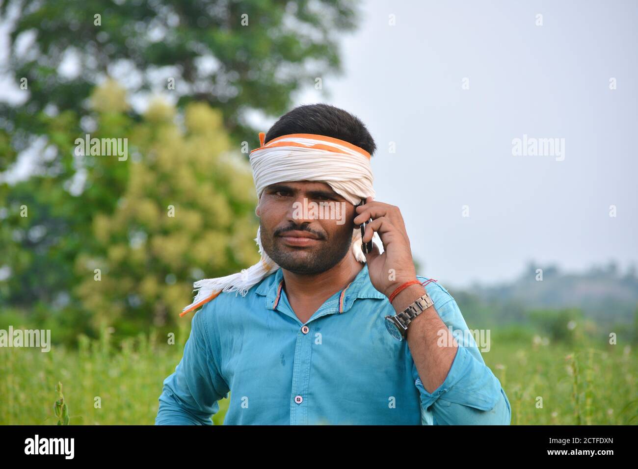 Adult mobile phone india hi-res stock photography and images - Alamy