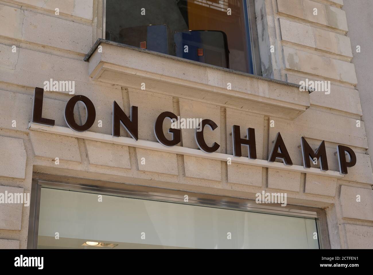 Longchamp logo hi-res stock photography and images - Alamy