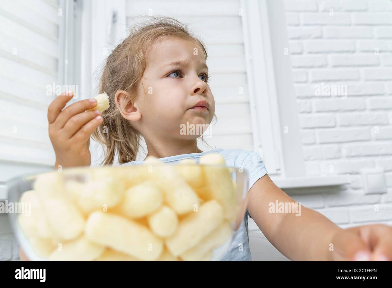 Child sugar handful hi-res stock photography and images - Alamy