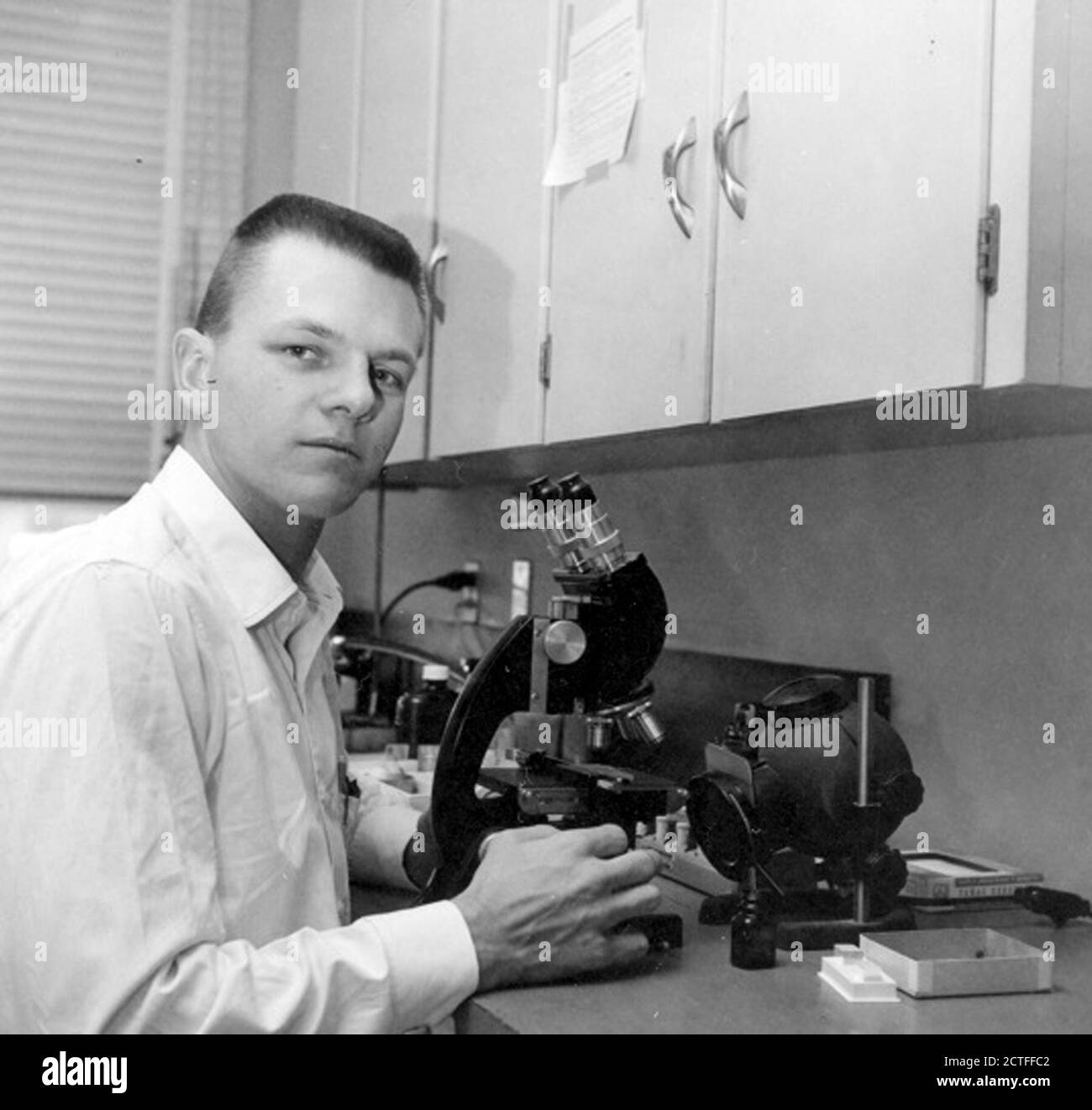 Historical lab tech hi-res stock photography and images - Alamy