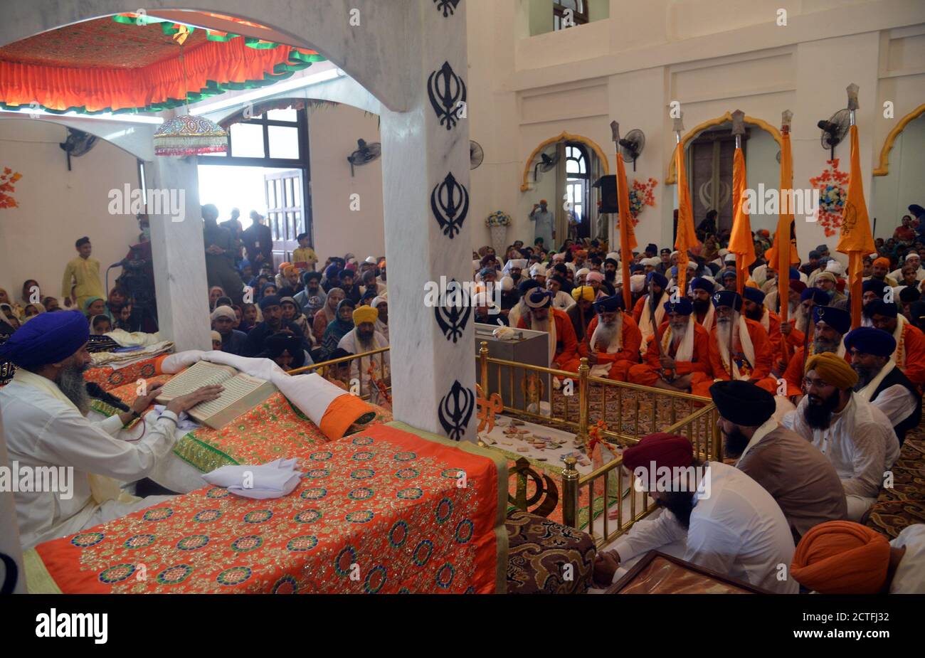Sikh community in large numbers from Pakistan and other countries are ...