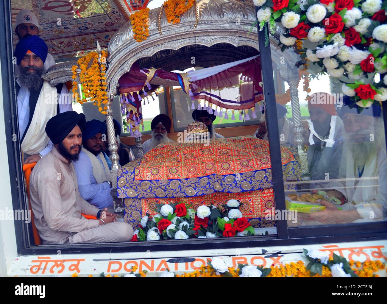 Sikh community in large numbers from Pakistan and other countries are ...