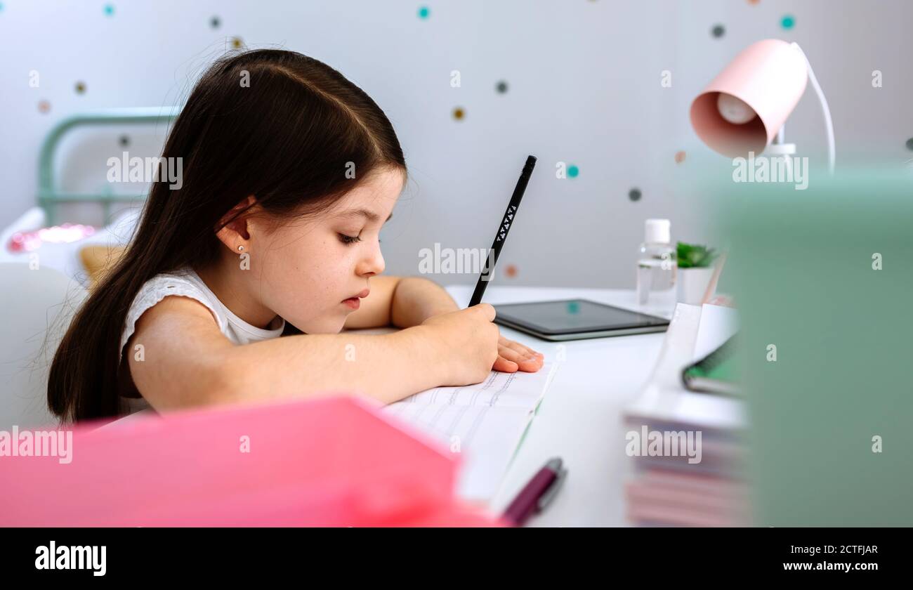 Desk sitting profile hi-res stock photography and images - Alamy