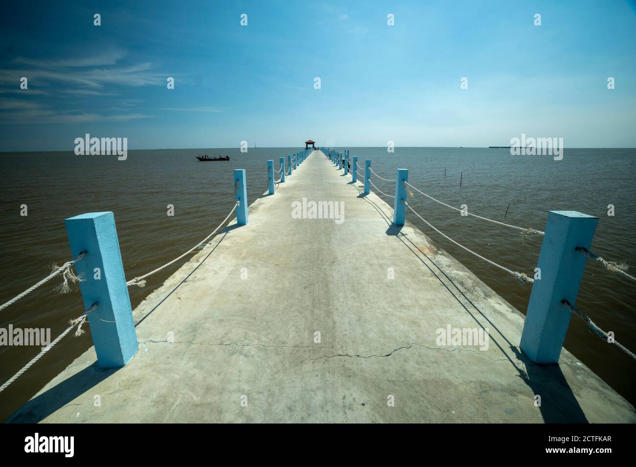 Rope railings hi-res stock photography and images - Alamy