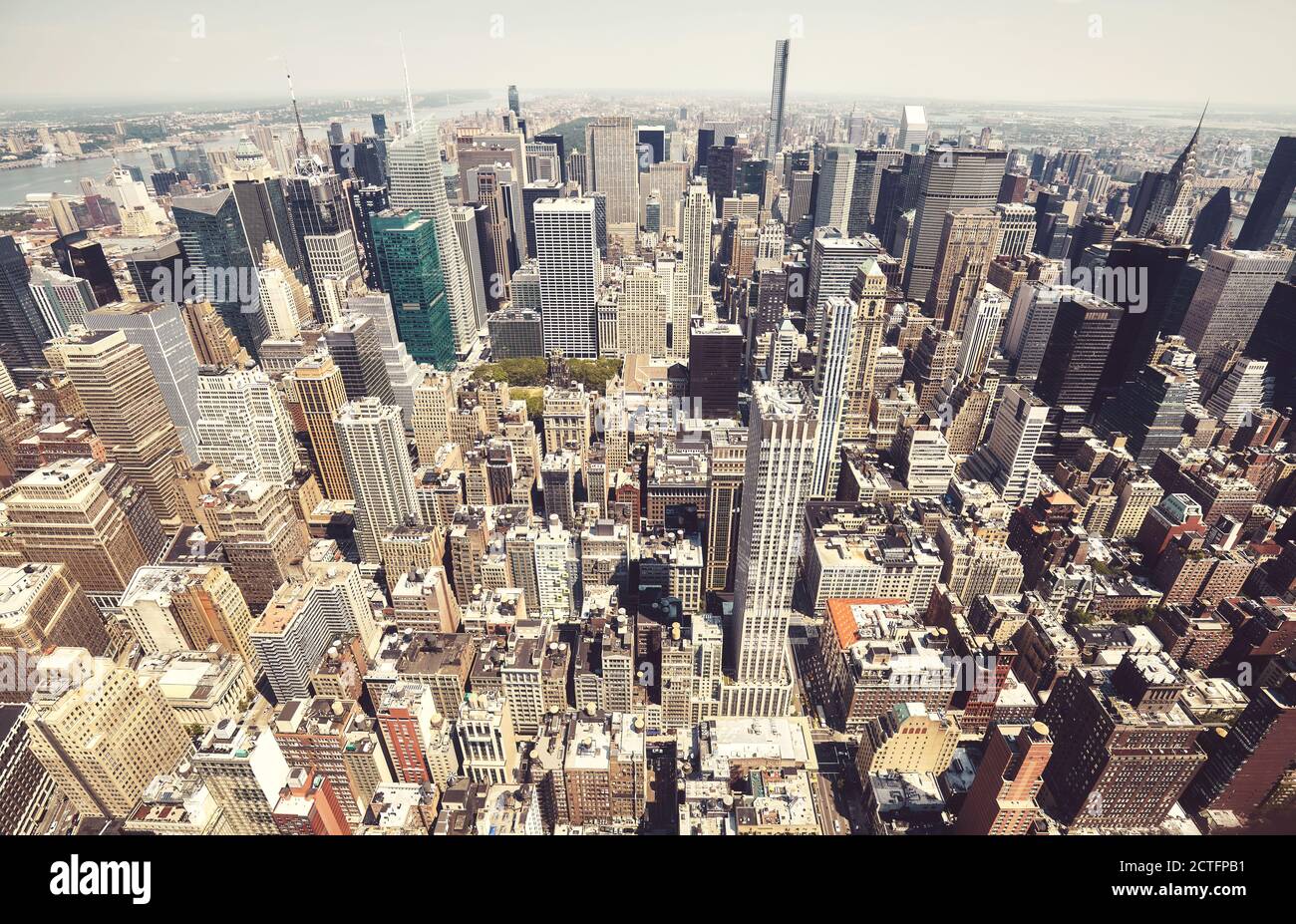 Retro skyline hi-res stock photography and images - Alamy