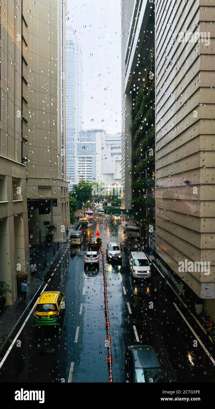 Rain on window view hi-res stock photography and images - Alamy
