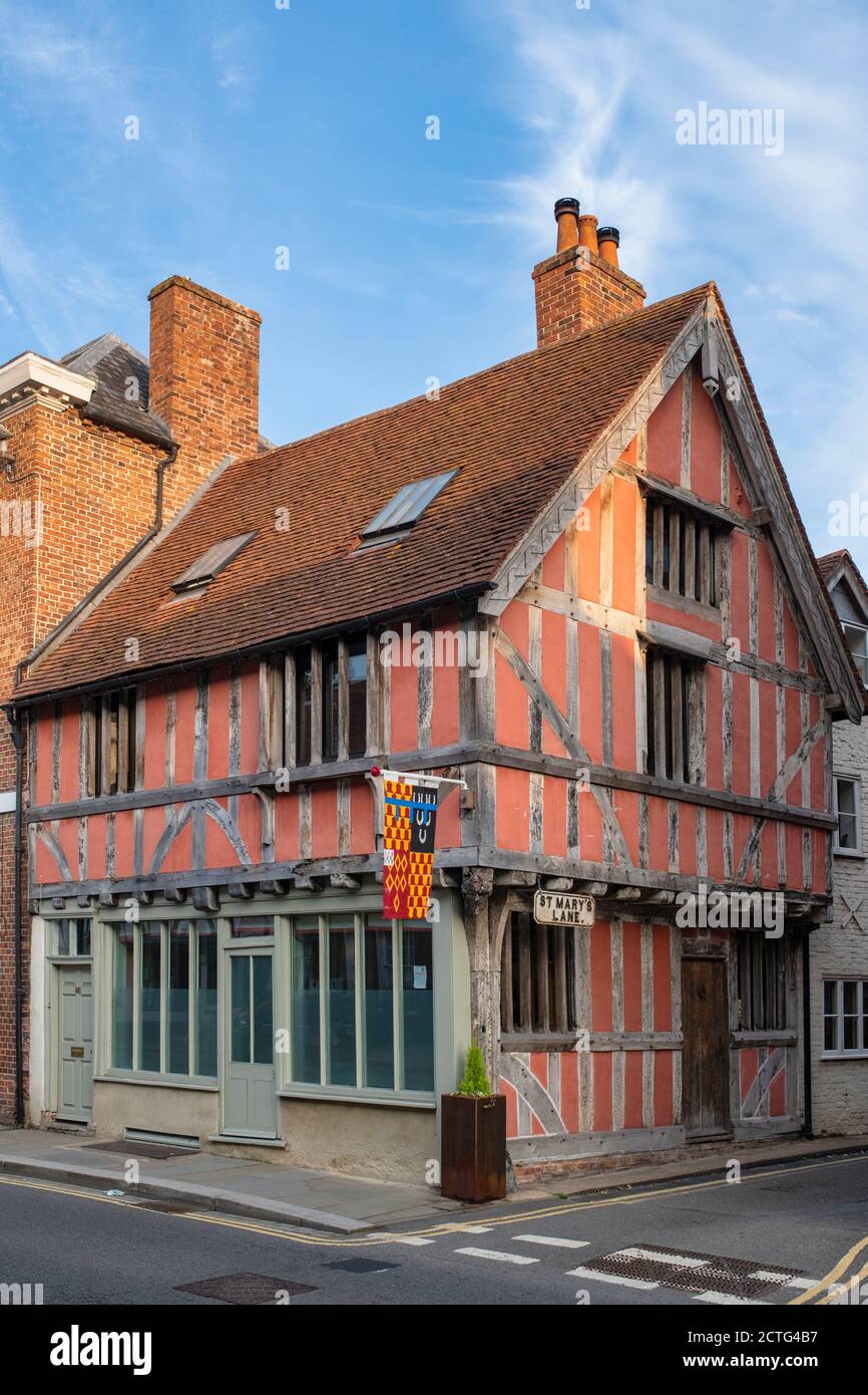 Timber medieval building hi-res stock photography and images - Alamy