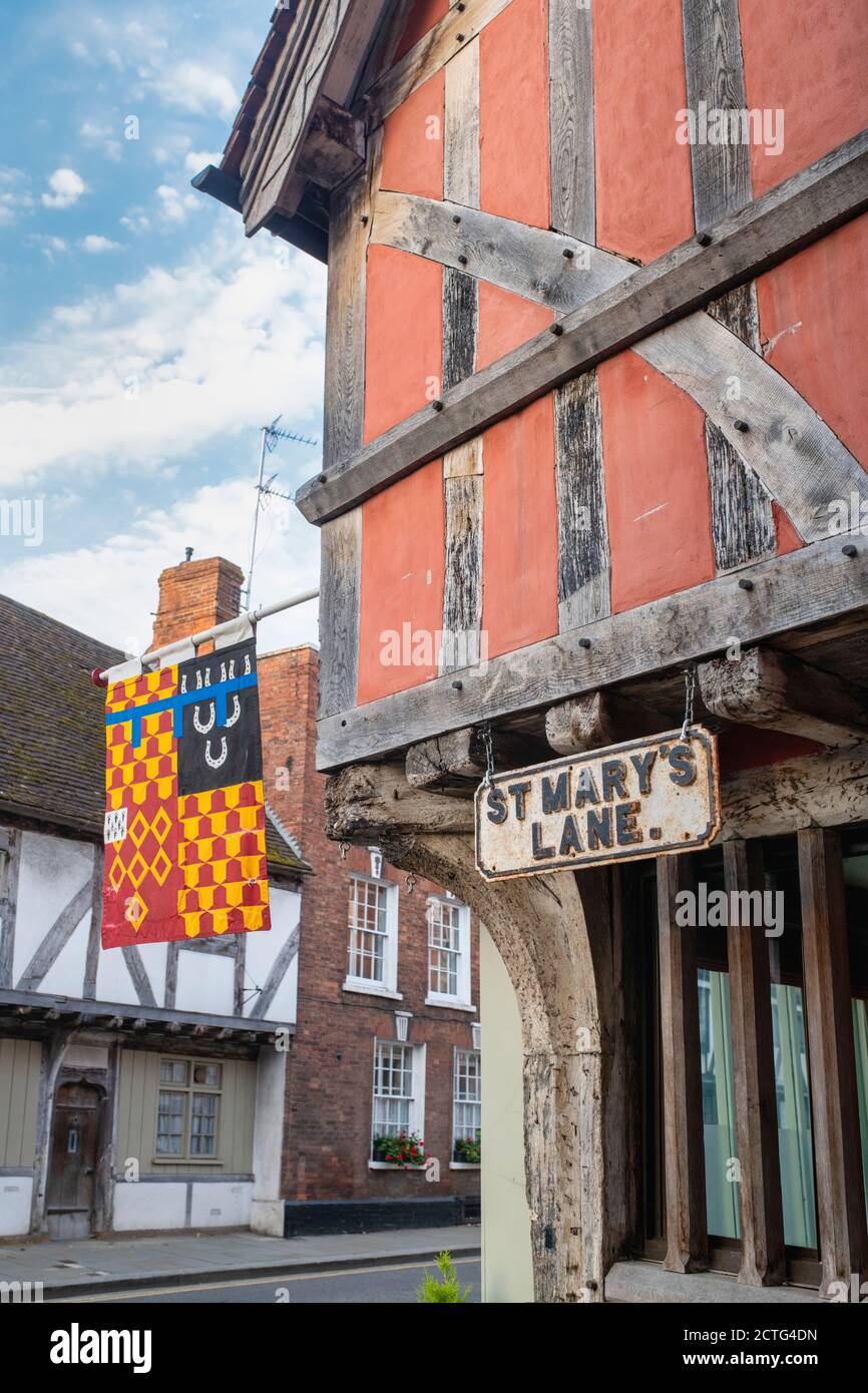 Timber medieval building hi-res stock photography and images - Alamy