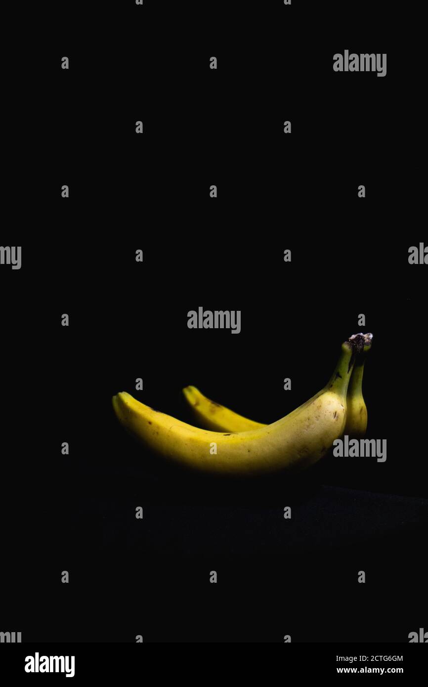 Fruit reflecting in a mirror hi-res stock photography and images - Alamy