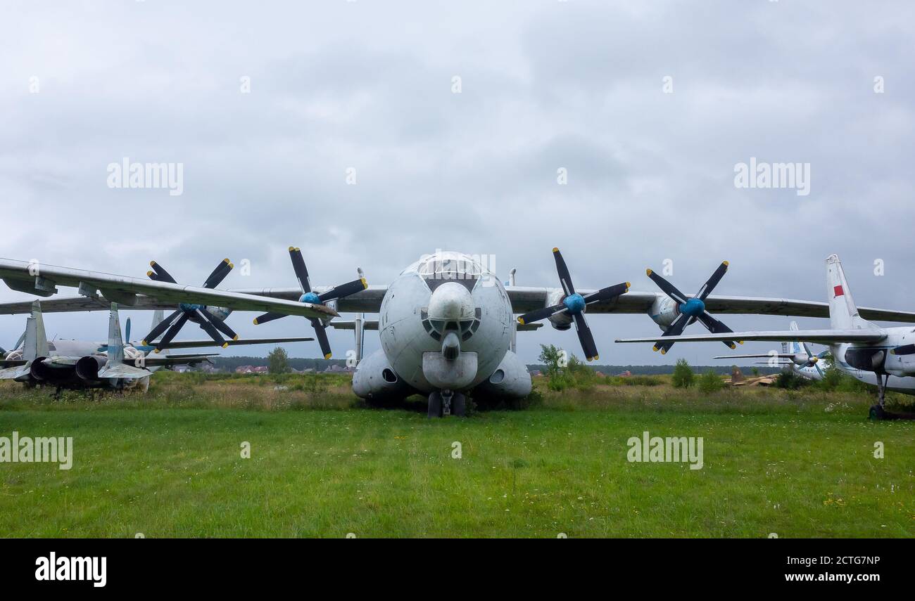 Antonov an 22 aircraft hi-res stock photography and images - Alamy
