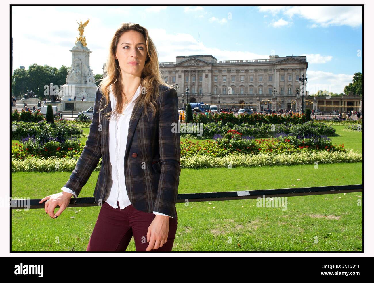 BRITISH SKELETON OLYMPIC CHAMPION AMY WILLIAMS PHOTOGRAPHED IN FRONT OF ...