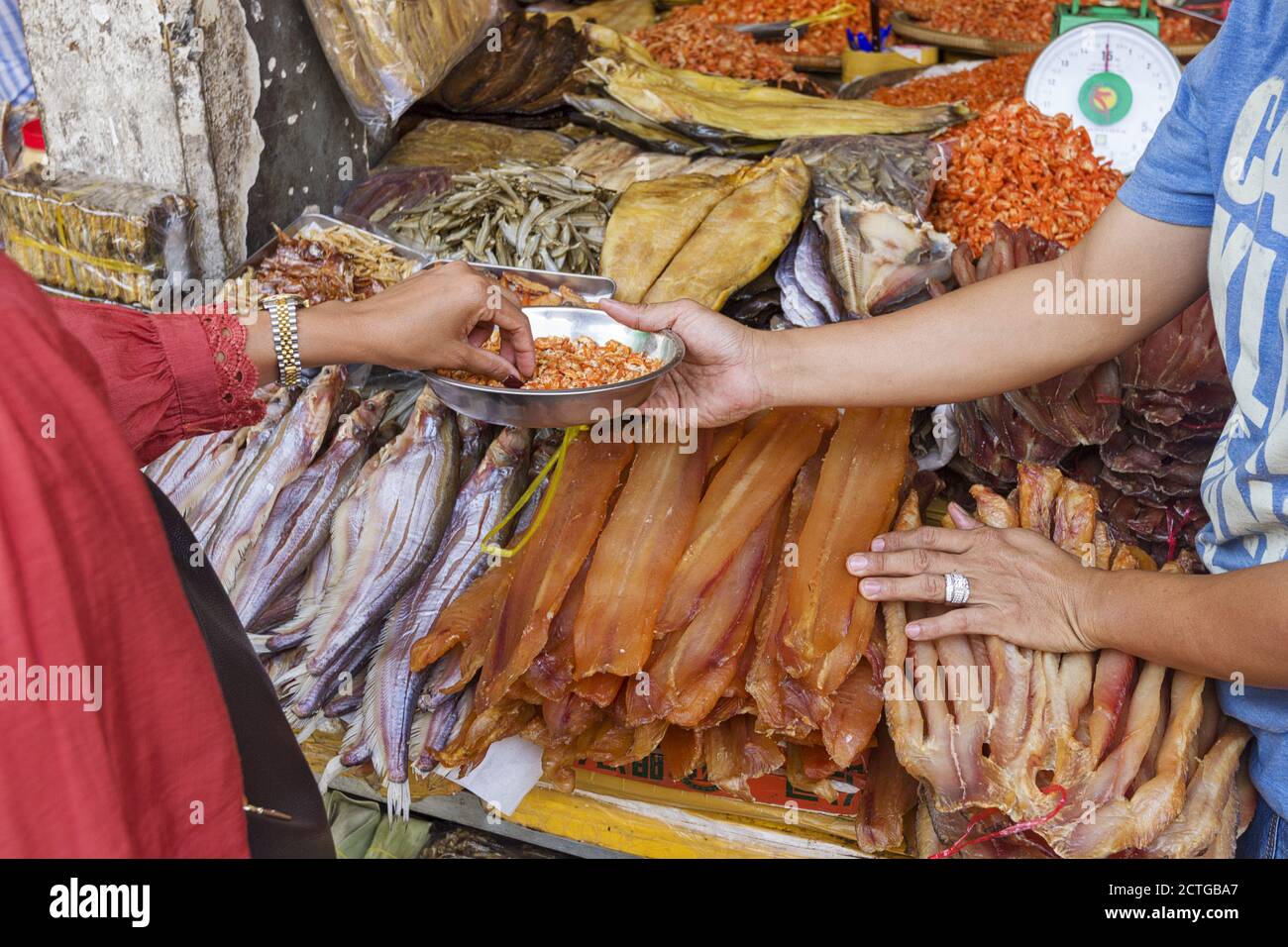 dried fish stalls in central market in Phnom Penh, Cambodia Stock Photo ...
