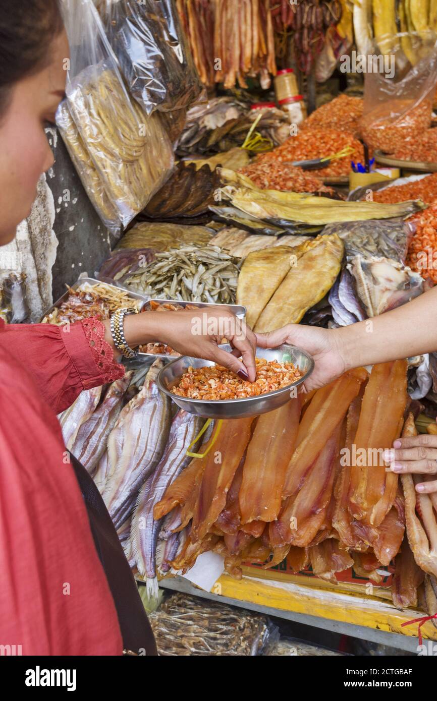 dried fish stalls in central market in Phnom Penh, Cambodia Stock Photo ...