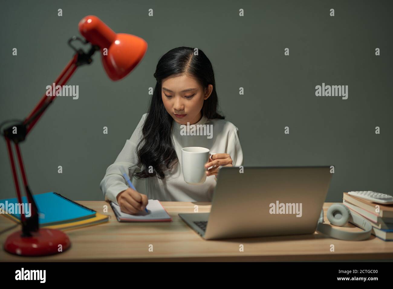 Online classes hi-res stock photography and images - Alamy