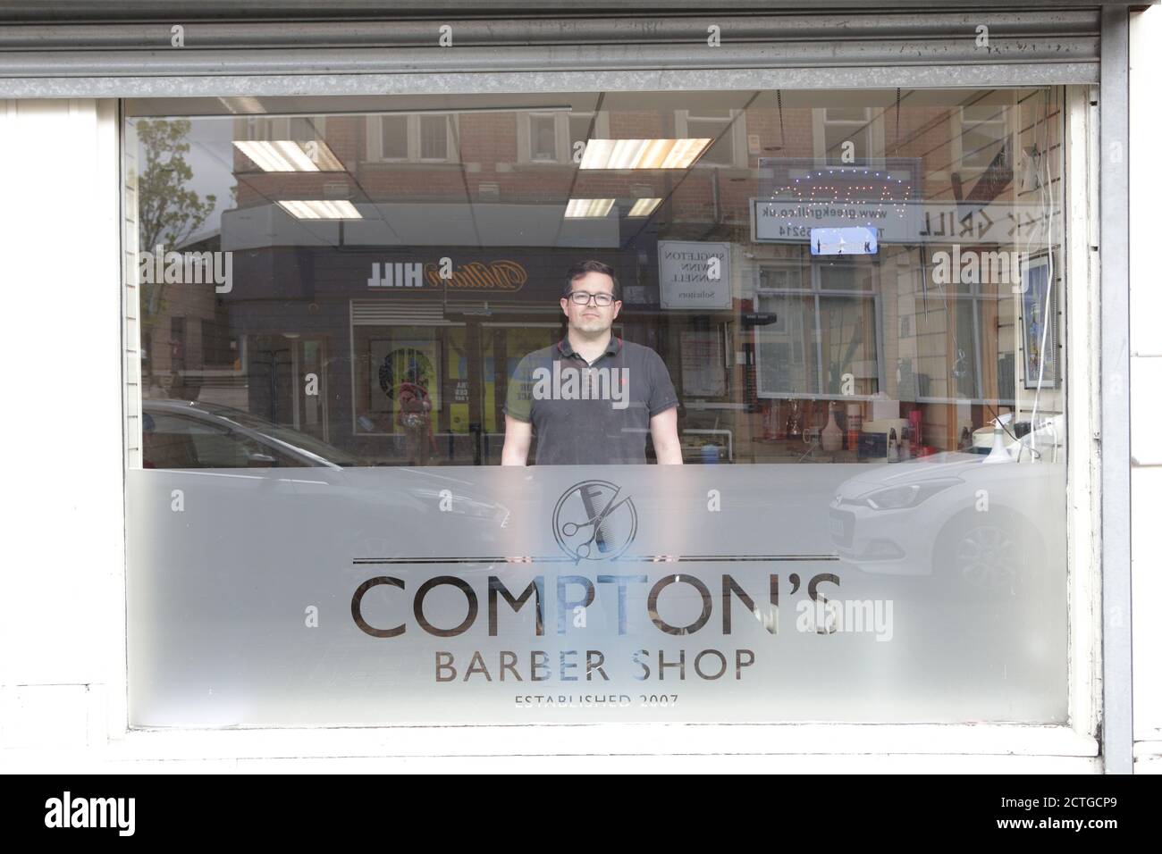 Barber Steve Compton, Shields Road, Byker, Newcastle Stock Photo - Alamy