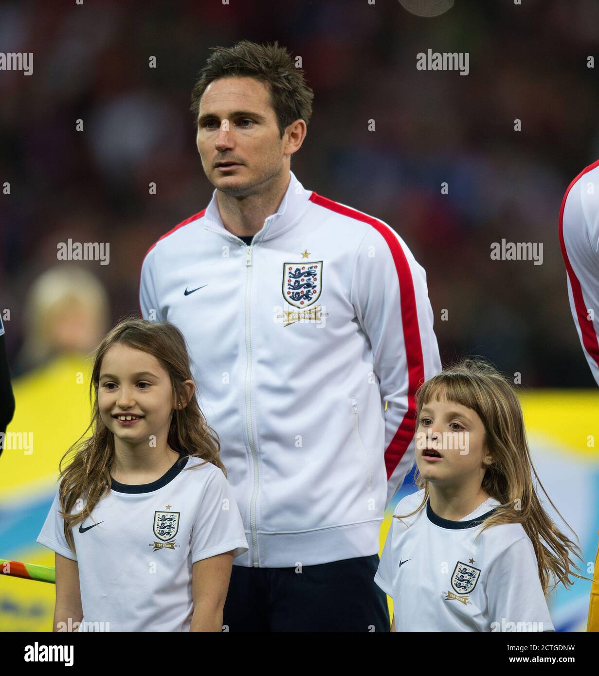 FRANK LAMPARD WITH HIS TWO DAUGHTERS BY HIS SIDE TO CELEBRATE HIM ...