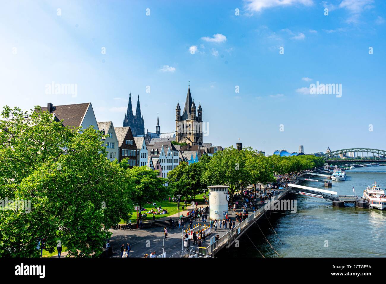 Cologne cathedral along river hi-res stock photography and images - Alamy
