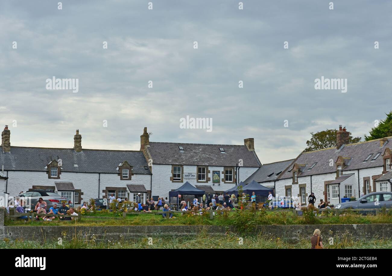 The ship inn, low newton by the sea hi-res stock photography and images ...