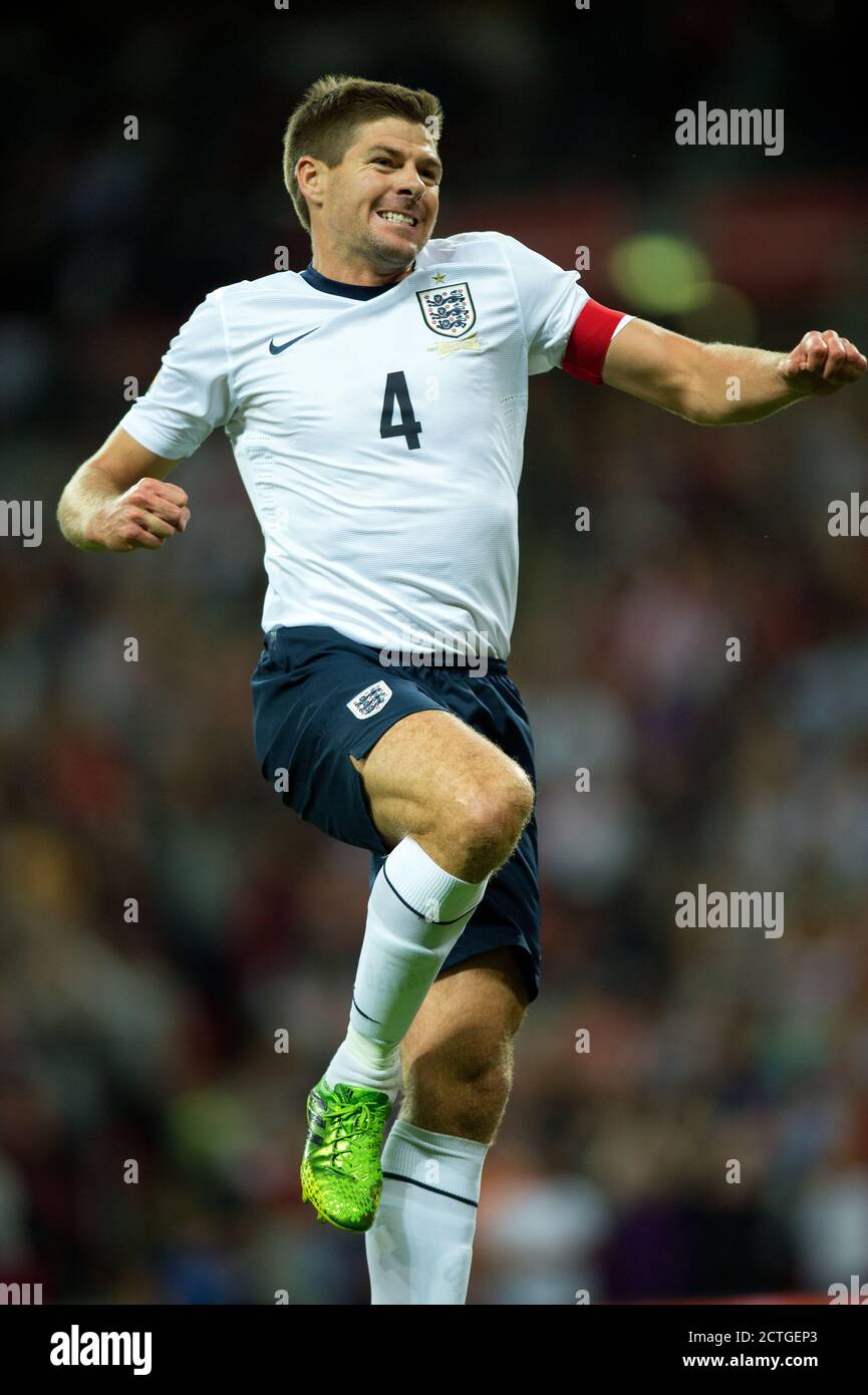 Steven Gerrard Celebrating England