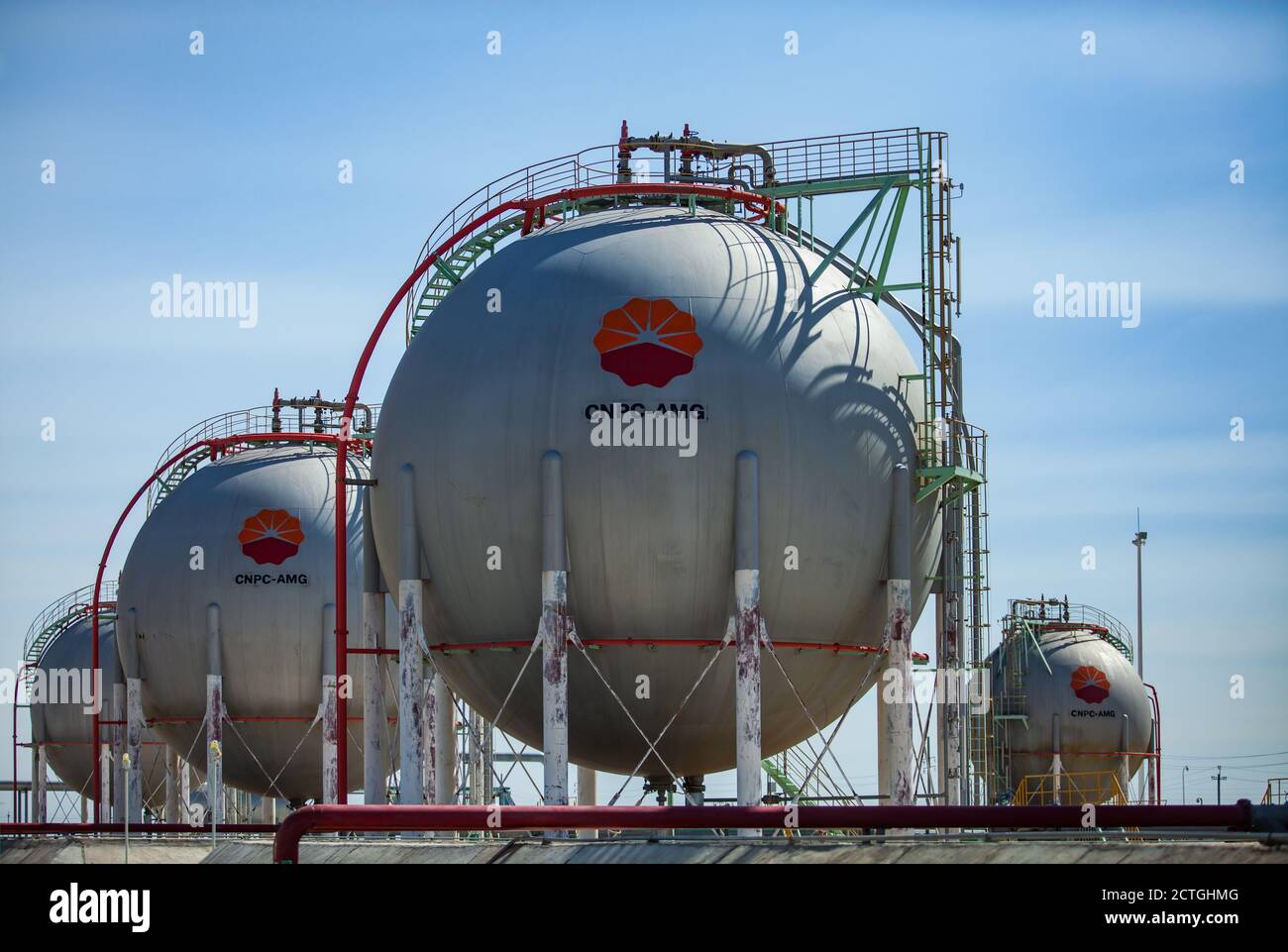 Red liquefied petroleum gas lpg hi-res stock photography and images - Alamy