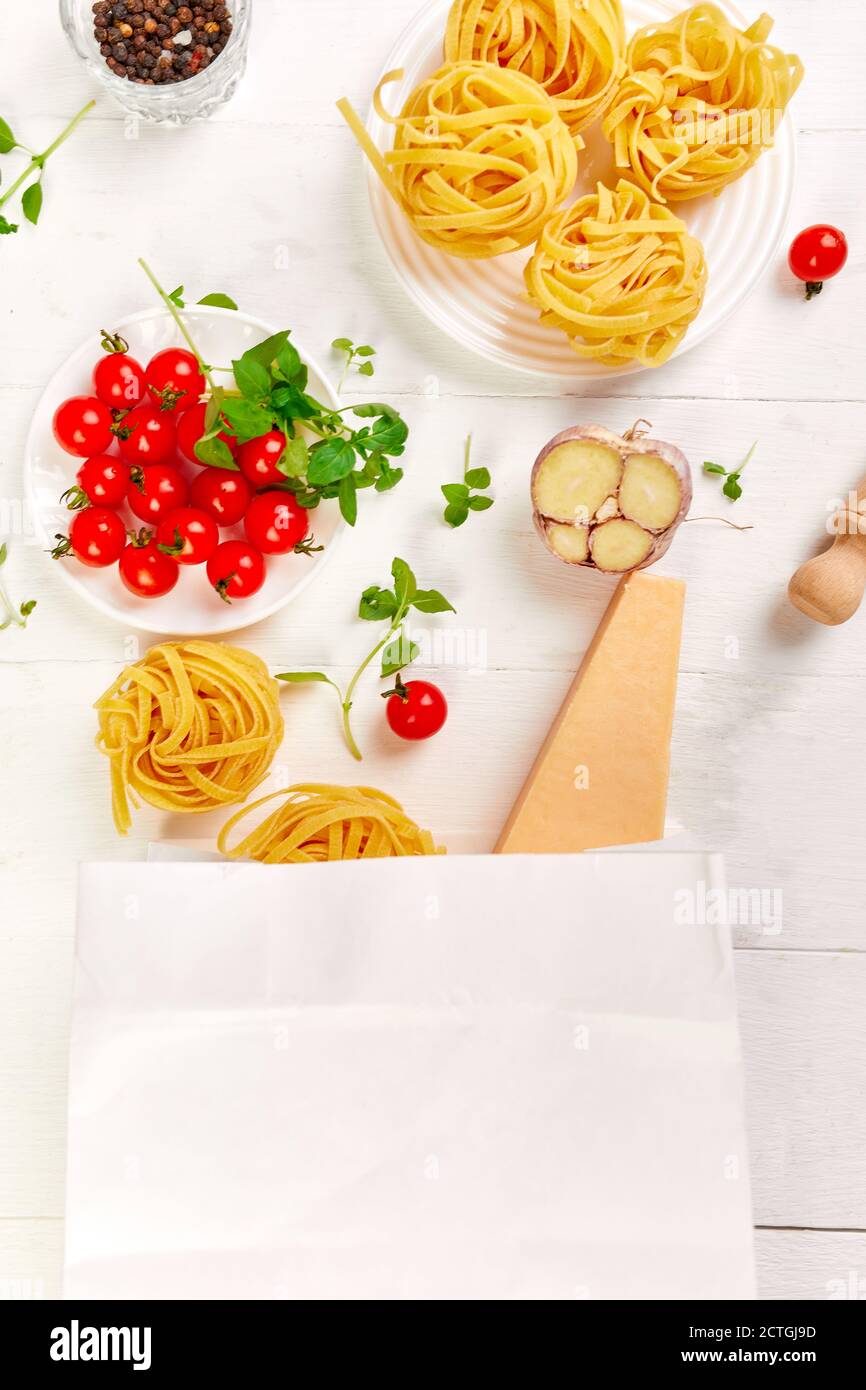 Tagliatelle pasta bag hi-res stock photography and images - Alamy